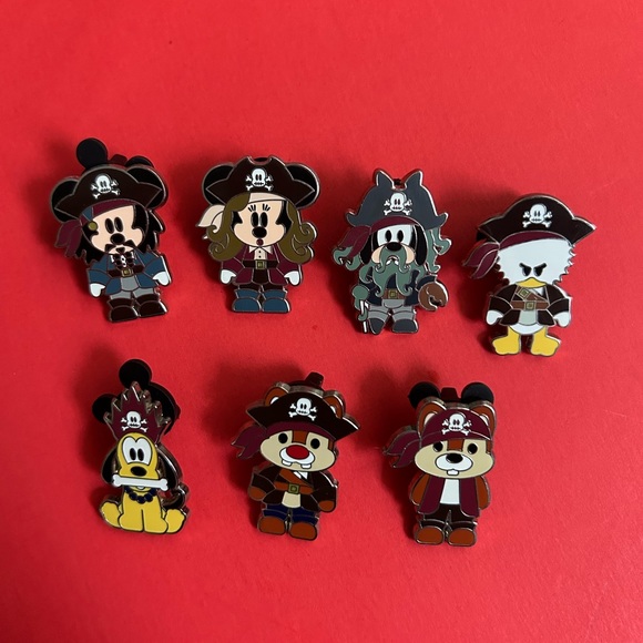 Disney | Other | Disney World Pirates Of The Caribbean Trading Pins ...